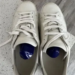 Gucci | Shoes | Gucci White Leather Sneaker With Navy Heel Tab | Poshmark